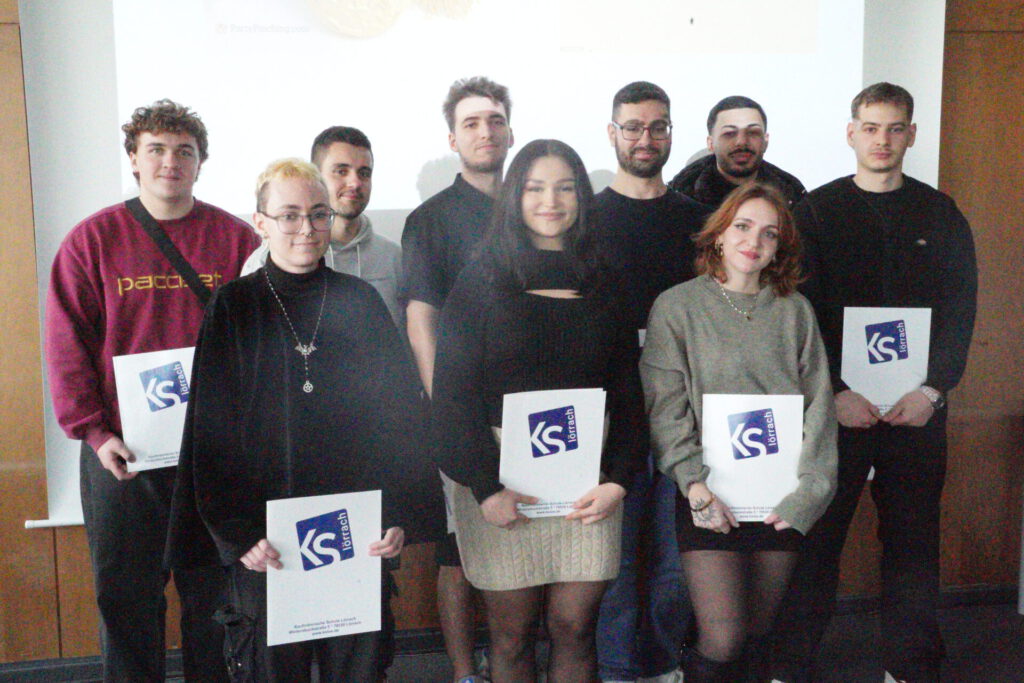 Kaufmännische Schule Lörrach (Berufsschule): Kurz vor Weihnachten gibt es die ersten Geschenke ...